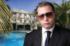 Akron cops seek serial pooper. Caught defecating on car.