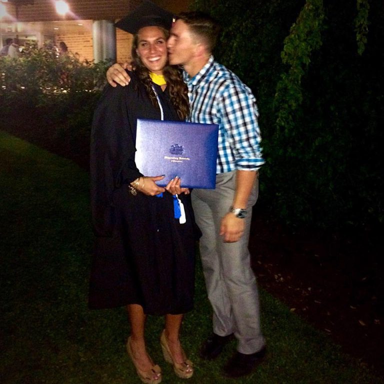 Why did Matthew Benner set fire to Amanda Strous apartment?