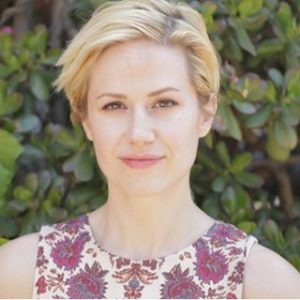 Lisa Shields films escaped mental patient on Interstate 10, ‘not a prank’