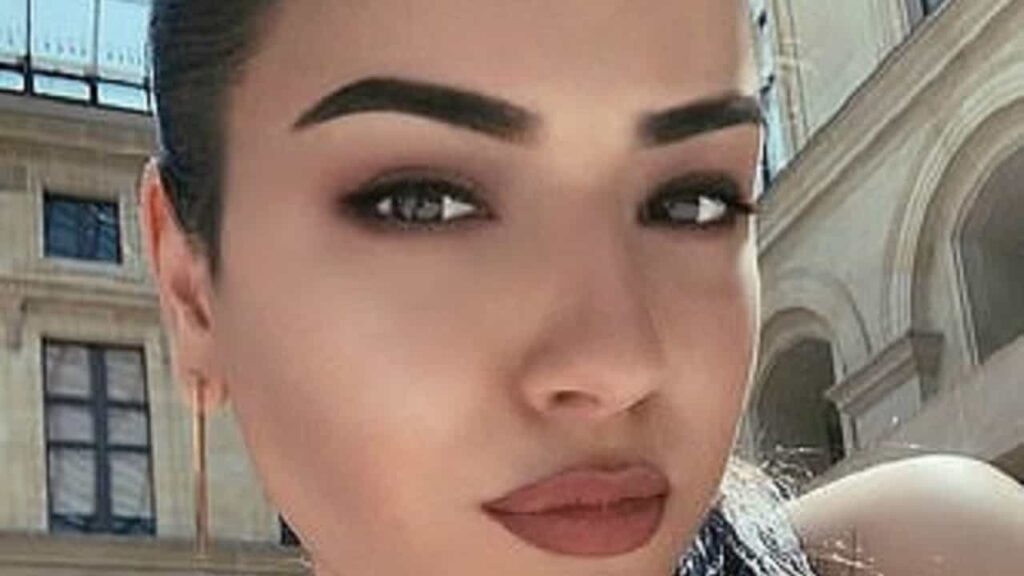 Anna Leikovic Instagram wannabe star stabs Moldova mom tears heart out